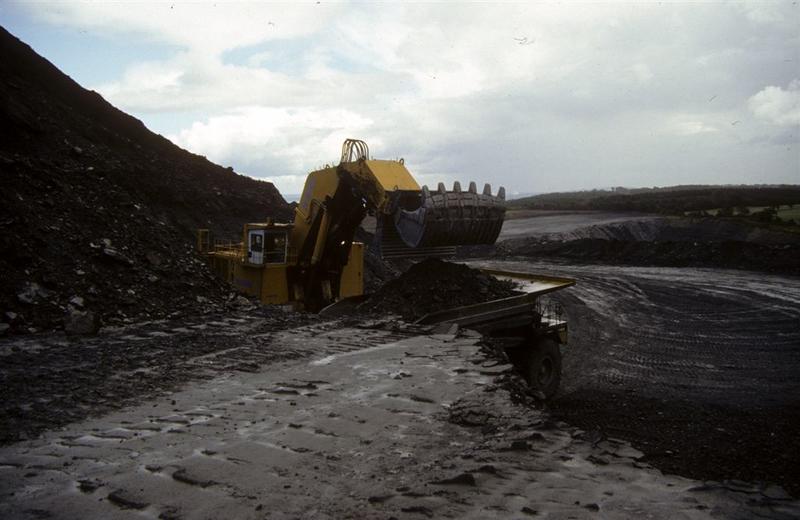 Demag H485 Excavator & Tipper at Roughcastle - Falkirk Council