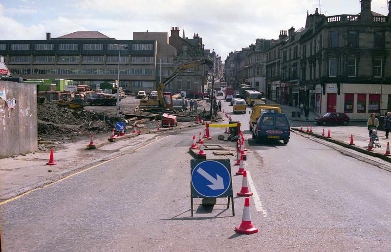 Construction of Garrison Pl Roundabout, Grahams Rd - Falkirk Council