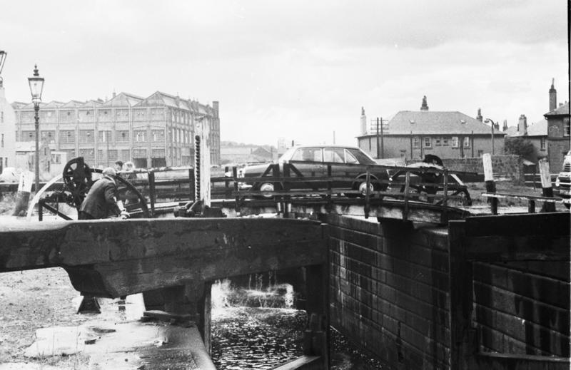 Bascule bridge Lock 16, Camelon - Falkirk Council