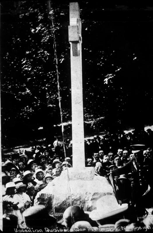 Unveiling of Dunipace War Memorial - Falkirk Council
