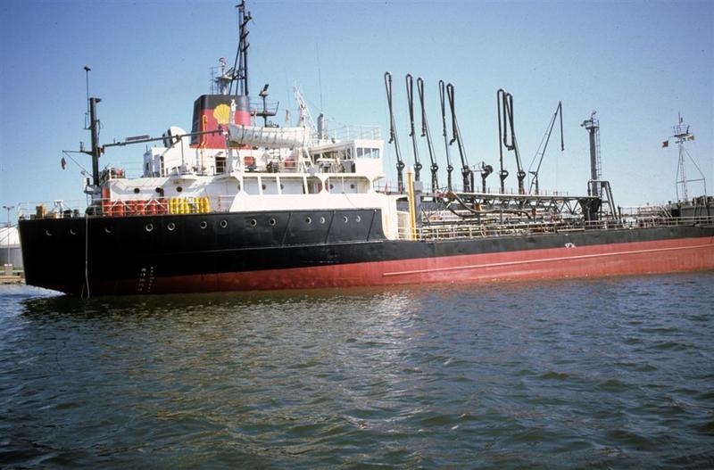 Ship at Grangemouth Docks - Falkirk Council