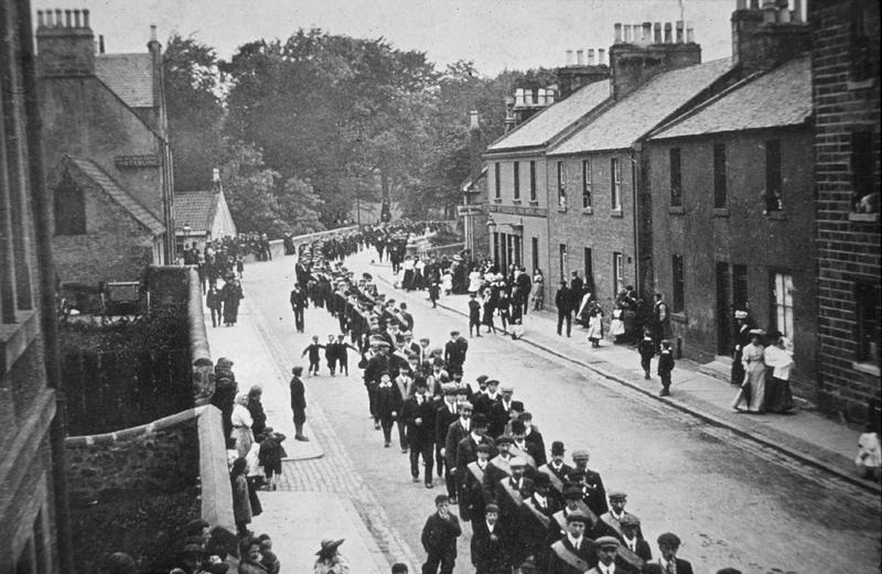 Procession, Stirling Street, Denny - Falkirk Council
