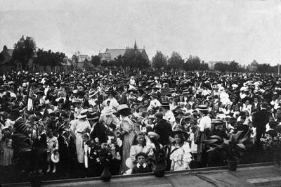 Crowds at Grangemouth Gala Day - Falkirk Council