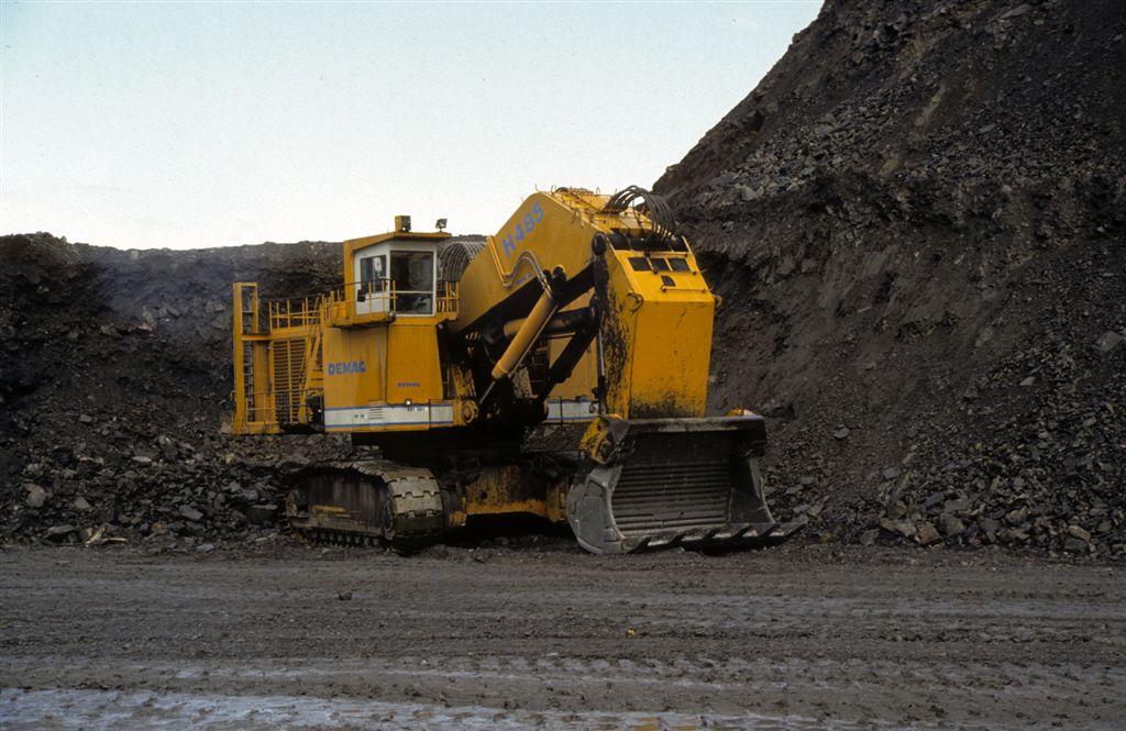 Demag H485 Excavator at Roughcastle - Falkirk Council