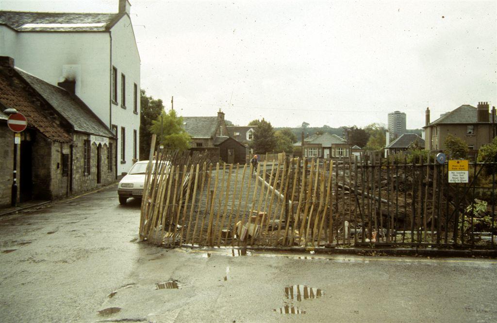 Howgate Shopping Centre site from Baxters Wynd during construction ...