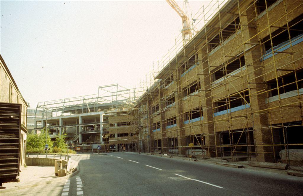 Howgate Shopping Centre site from Cockburn St during construction ...