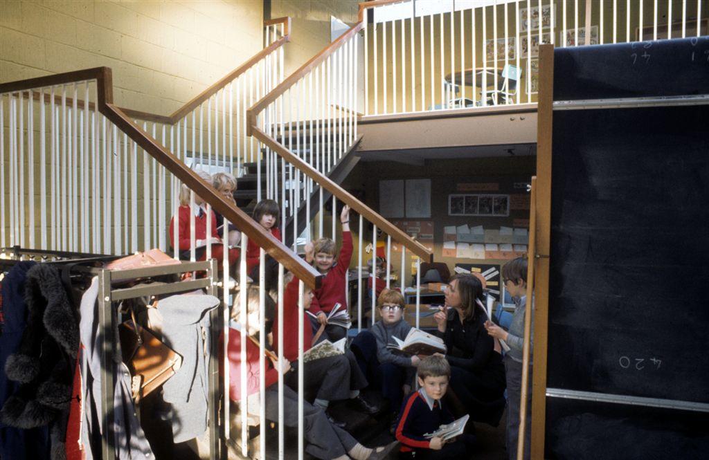 Hallglen Primary School - Falkirk Council