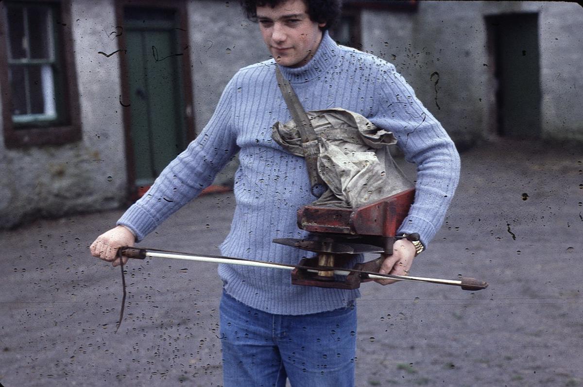 Seed fiddle in use at Rottenstocks Farm, Westerglen - Falkirk Council