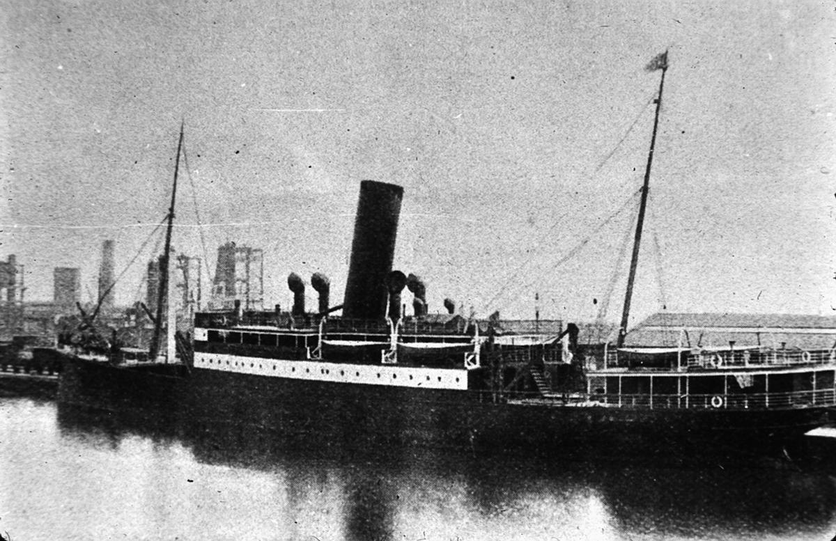 SS Carron alongside dock - Falkirk Council