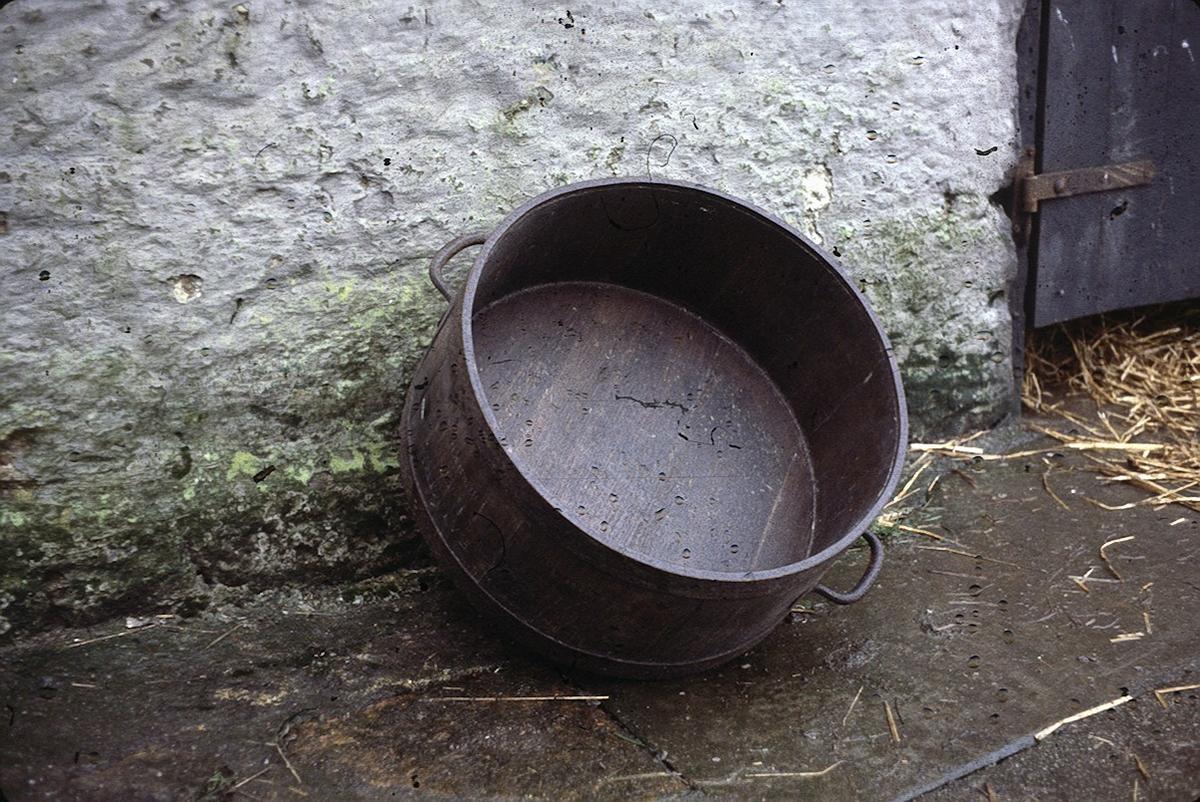 Bushel measure - Falkirk Council