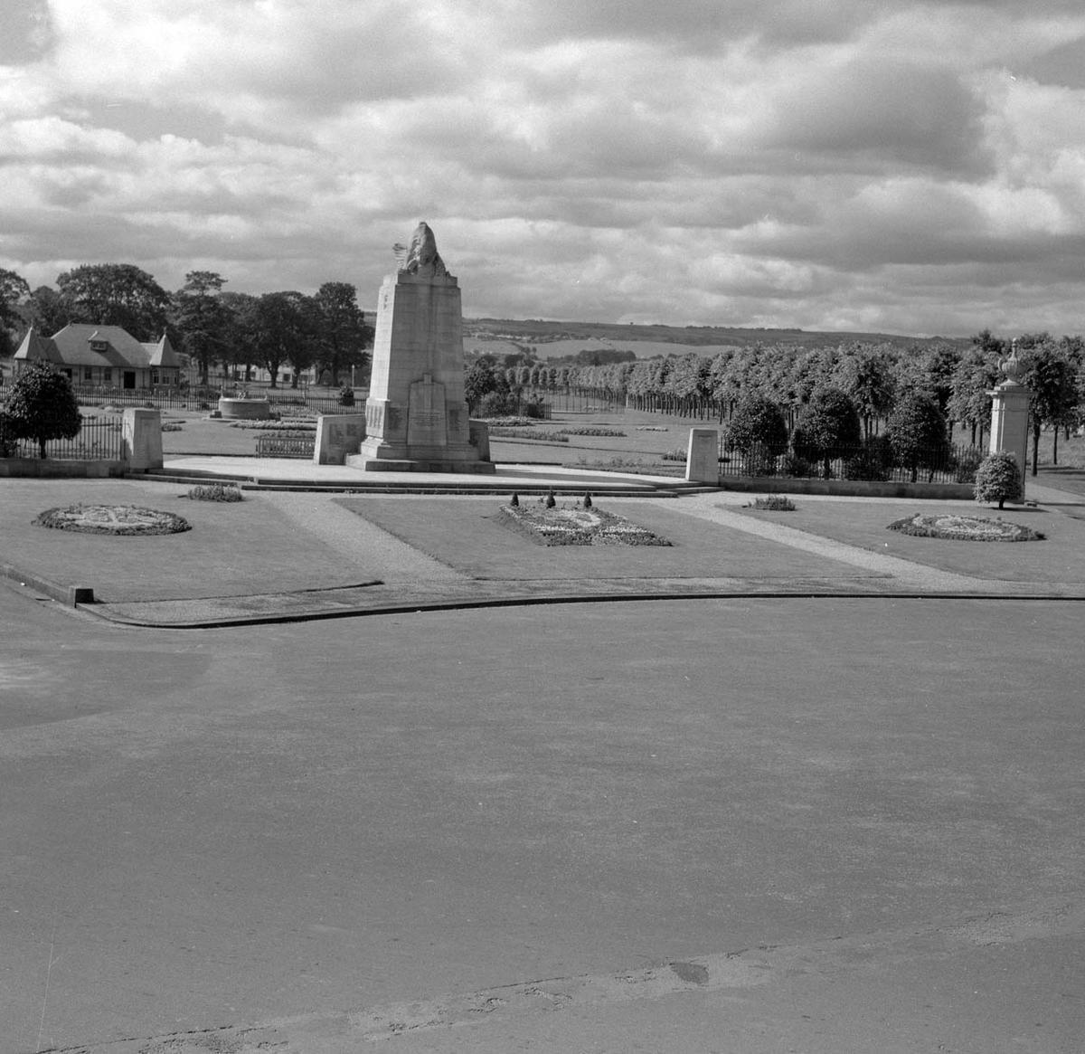 War memorial and floral badges, Zetland Park - Falkirk Council