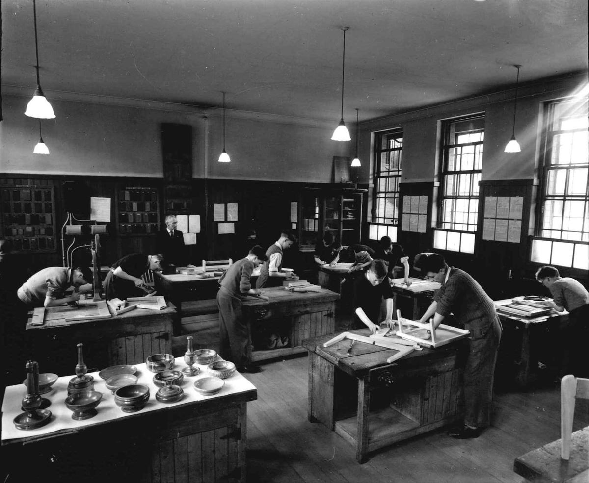 Technical class in Graeme High School - Falkirk Council