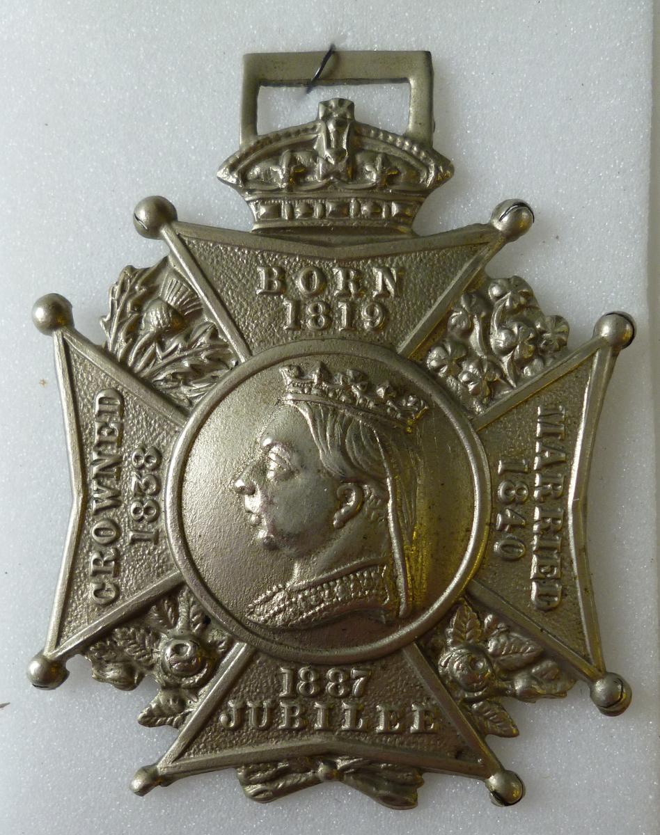 badge; commemorative (Queen Victoria's Golden Jubilee) - Falkirk Council