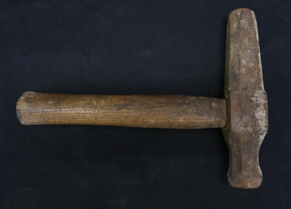 hammer; double pin maul - Falkirk Council