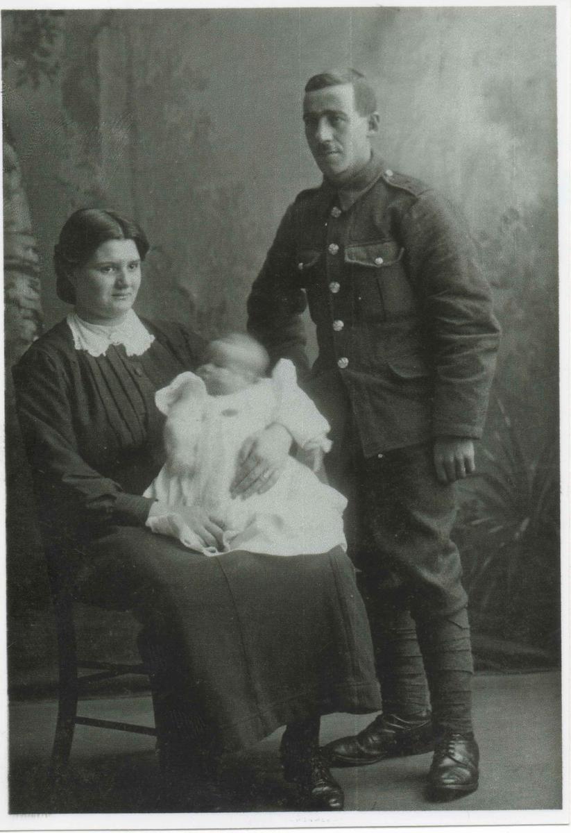 Private George Petrie, his wife Helen and son John - Falkirk Council