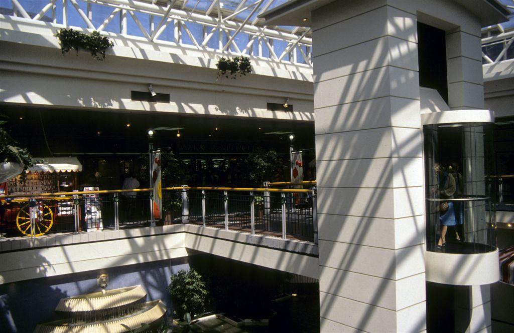 Howgate Shopping Centre Atrium - Falkirk Council