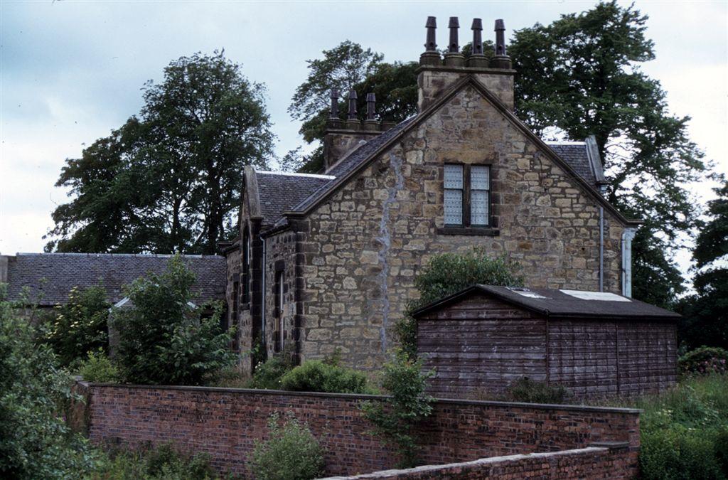Duncarron Cottage, Denny - Falkirk Council